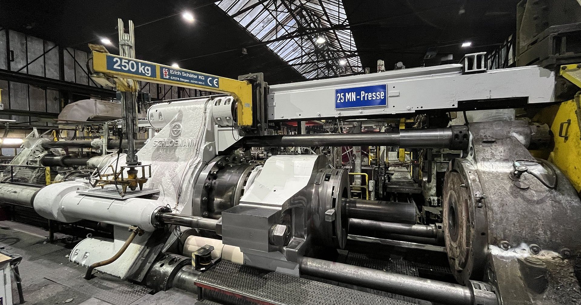 Successful overhaul of 25-MN extrusion press by SMS service team - SMS ...